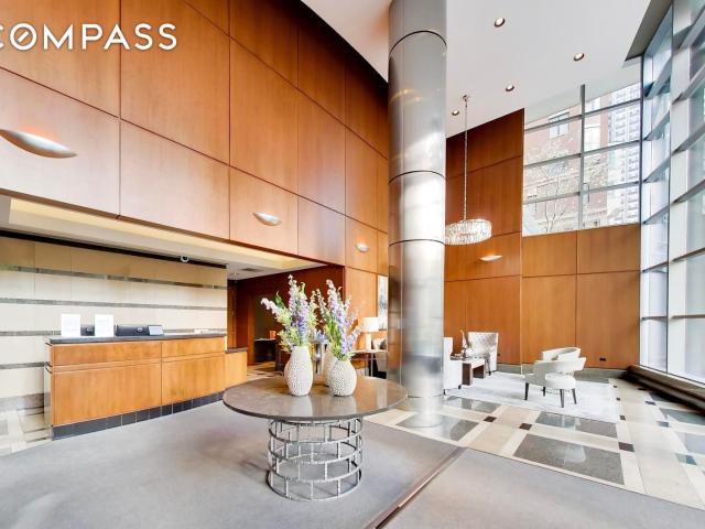 201 N Westshore Dr 407, Chicago, IL