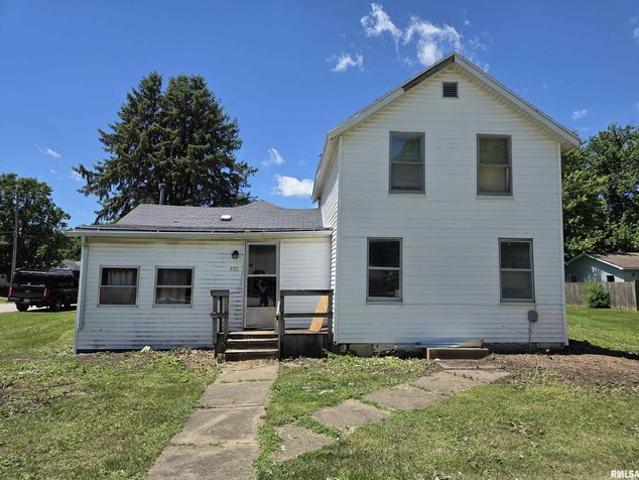 201 N Depot St, Altona, IL 61414
