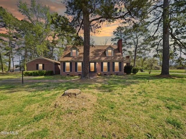 201 N Linden St, Woodland, NC 27897