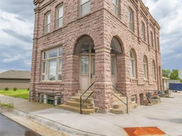 201 N Main St, Humboldt, SD 57035