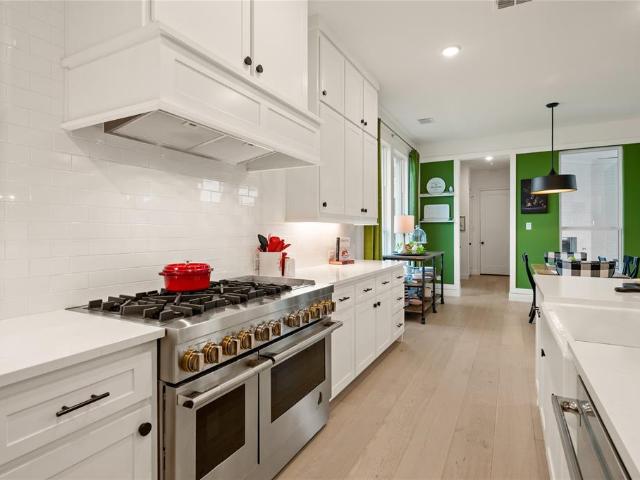 201 N Pecan Parkway
