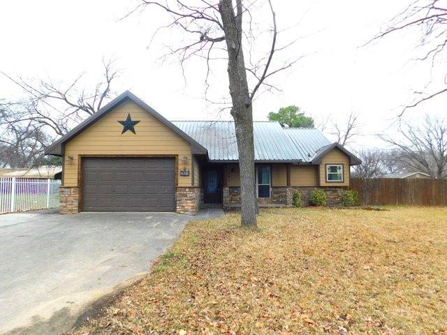 201 N Sherman Dr, Aubrey, TX 76227