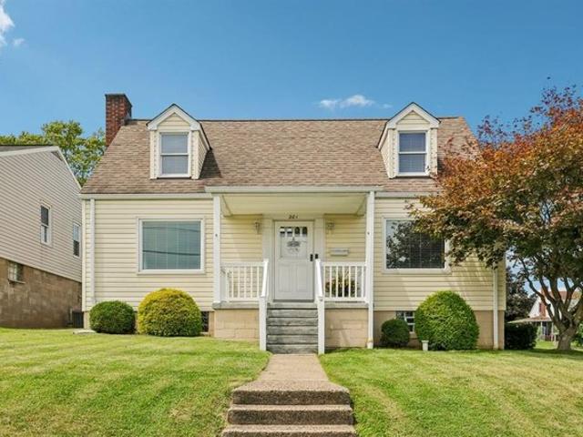 201 S 6th St, Youngwood, PA 15697