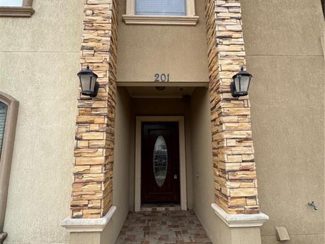 201 S 1st Avenue 201