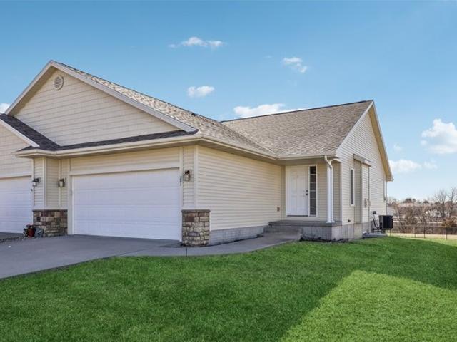 201 S 20th St, Indianola, IA 50125
