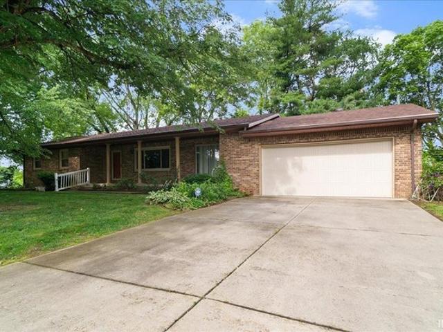 201 S Broadview Circle Dr, Princeton, IN 47670