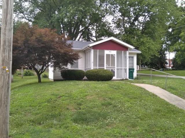 201 S Ives St, Highland, KS 66035