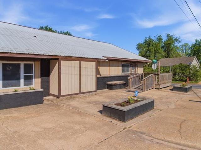 201 S Lake St, Mountain Grove, MO 65711