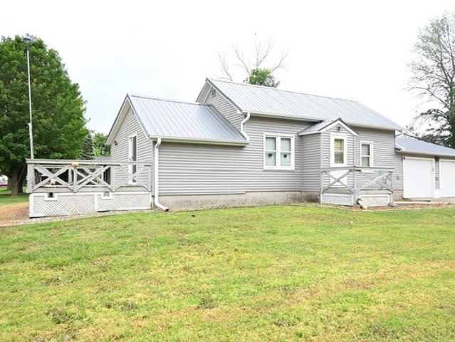 201 S Rumsey St, Everly, IA 51338