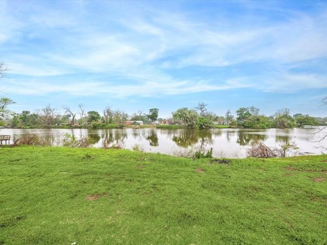 201 Smilie Road Xing, Angleton, TX 77515