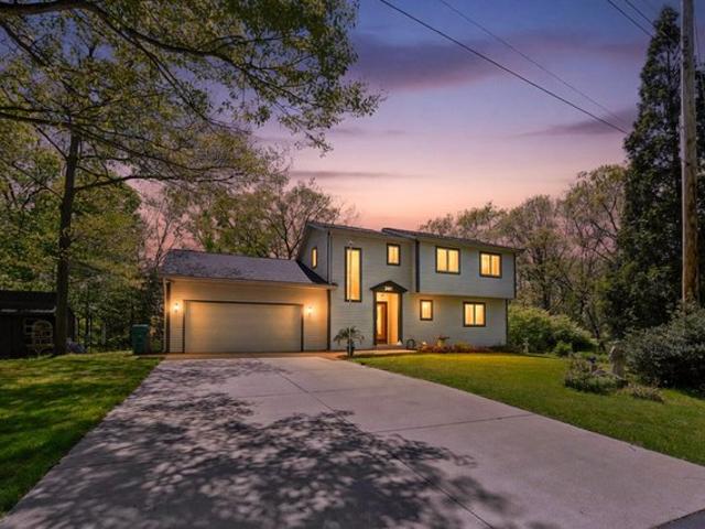201 Scenic View Dr, Niles, MI 49120