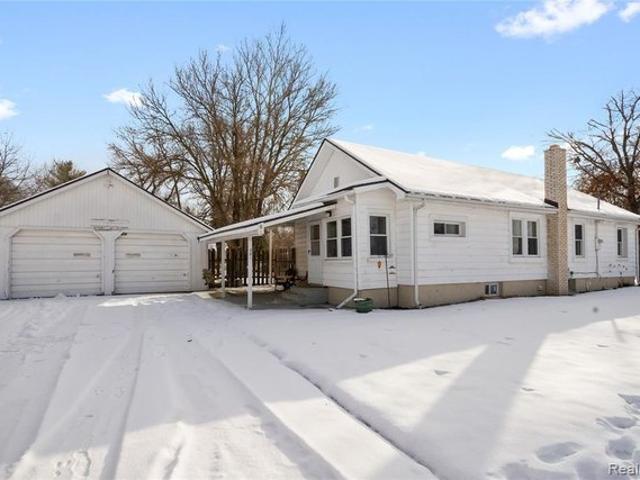 201 Seminole St, Holly Vlg, MI 48442