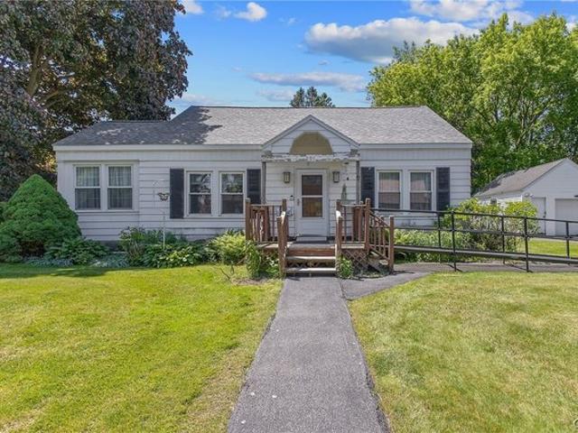 201 Sheridan Rd, Liverpool, NY 13090