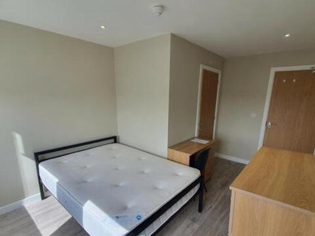 201 Sunbridge Road, Colonnade House, Bradford, Flat Share For