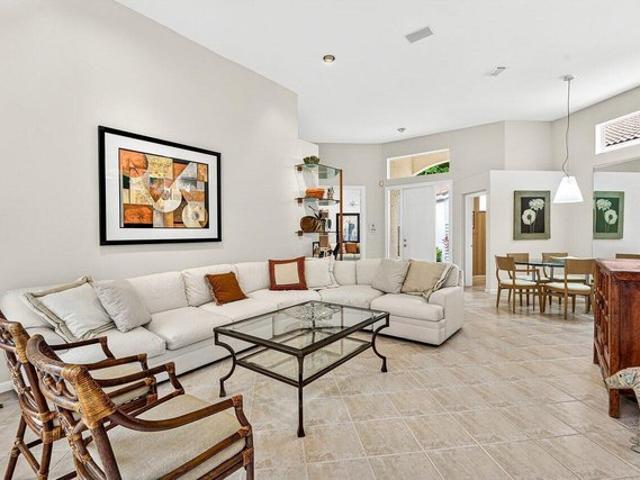 201 Sunset Bay Ct, Palm Beach Gardens, FL 33418