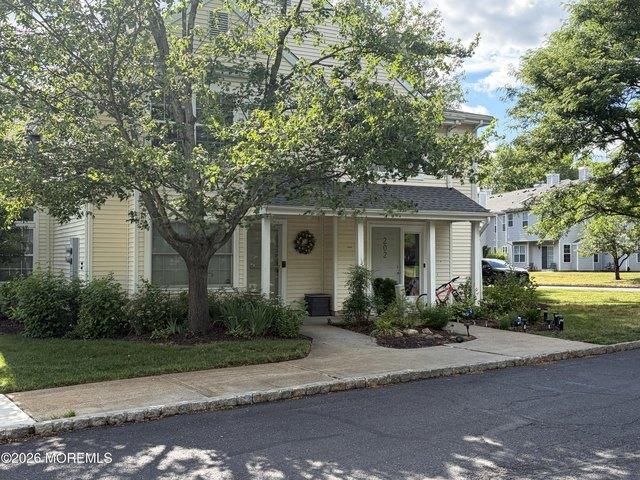 201 Paddington Ct, Manalapan, NJ 07726