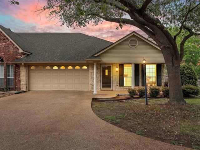 201 Pecan Village Cir, Waco, TX 76710