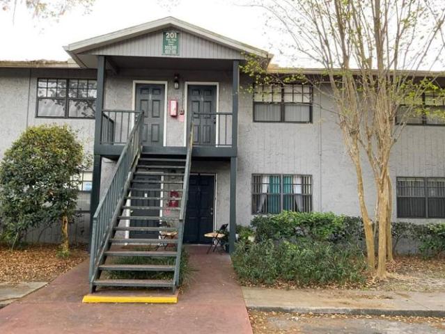 201 Pine Tulip Ct #202, Tampa, FL 33612
