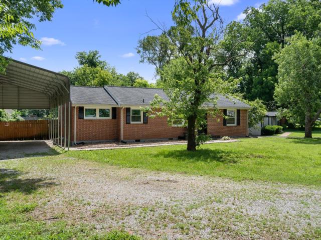 201 Pleasant Dr