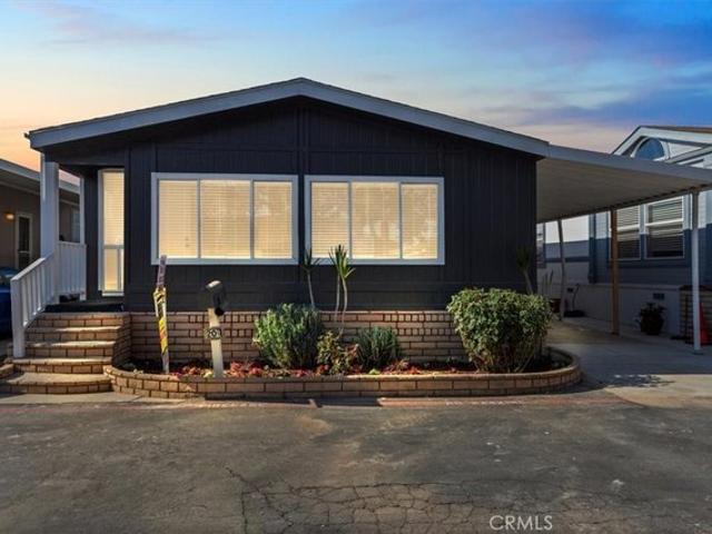 201 Road Runner Ln, Fountain Valley, CA 92708