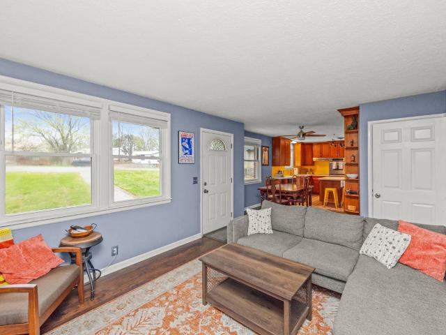 201 Raywood Ct