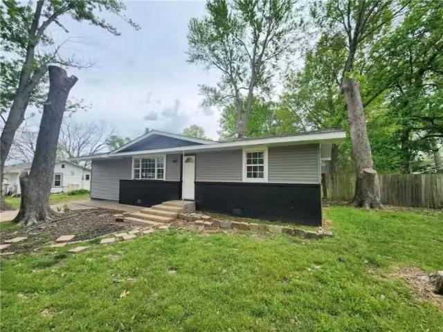 201 RAINS ST, PEA RIDGE, AR 72751 Single Family Residence For.