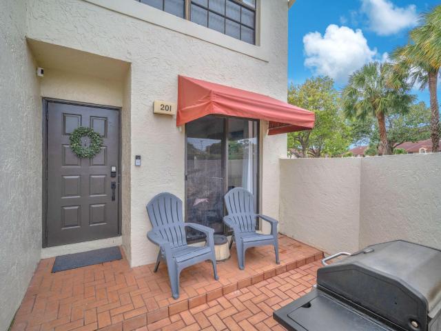 201 Republic Ct, Deerfield Beach, FL 33442 | MLS #B26014