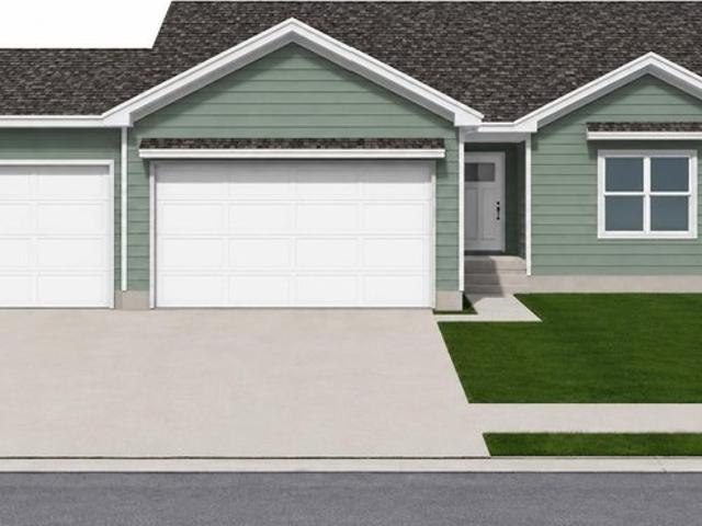 201 Riverbend Rd, Waverly, IA 50677