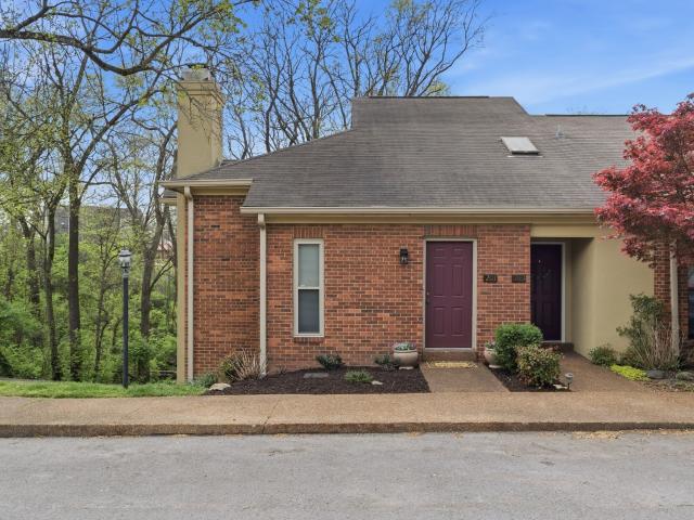 201 Riverstone Ct