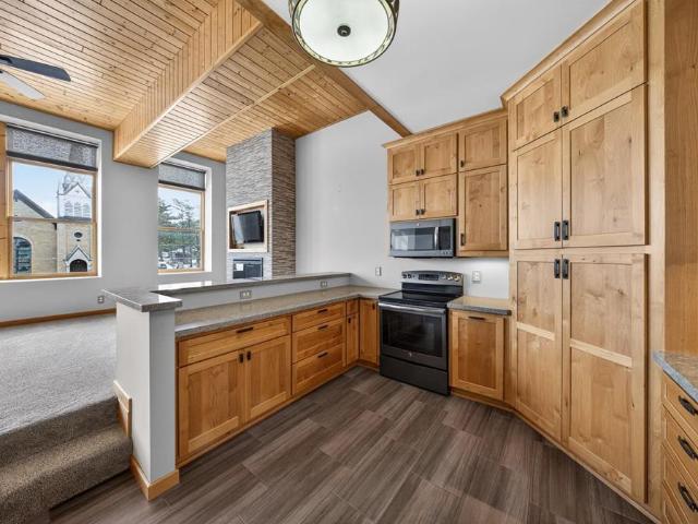 201 Ridgeview Lane S # 201