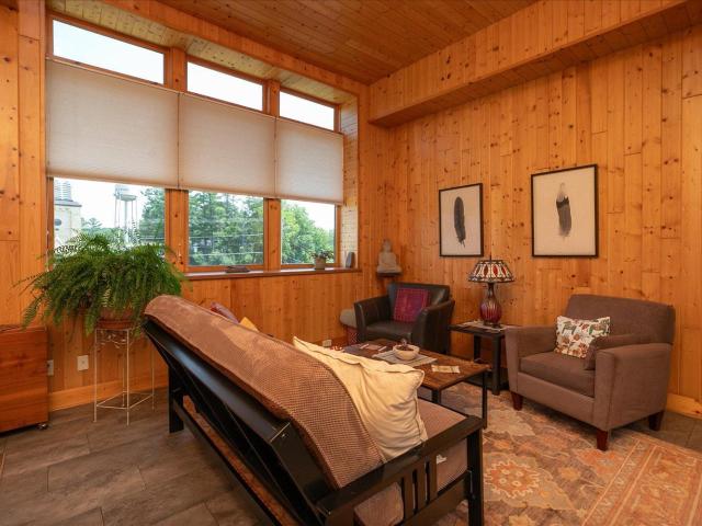 201 Ridgeview Lane S # 202