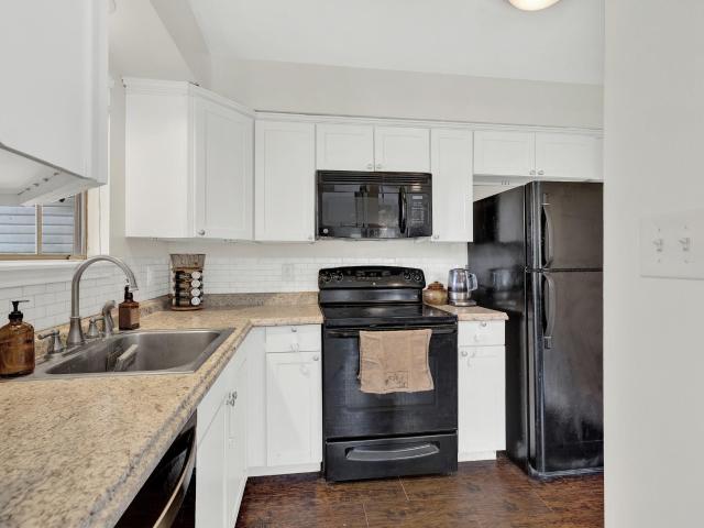 201 Ridgewood Dr