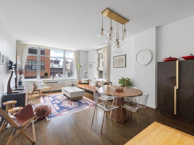 201 W 17th St, Manhattan, NY 10011