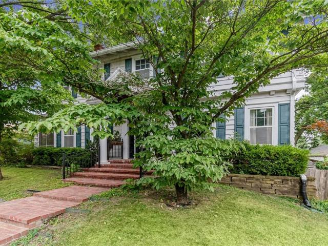 201 W 1st Street