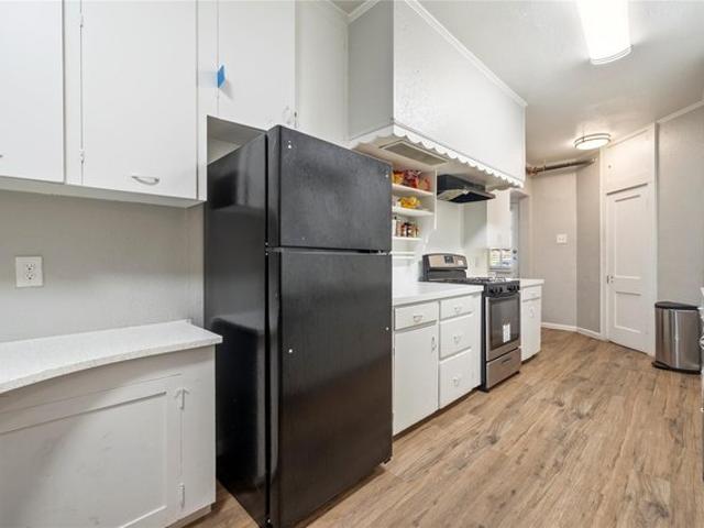 201 W 31st St Apt B, Austin, TX 78705