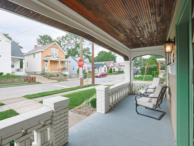 201 W Walnut Street