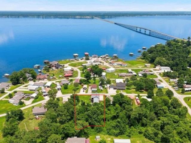 201 W Coco Loop, Pointblank, TX 77364