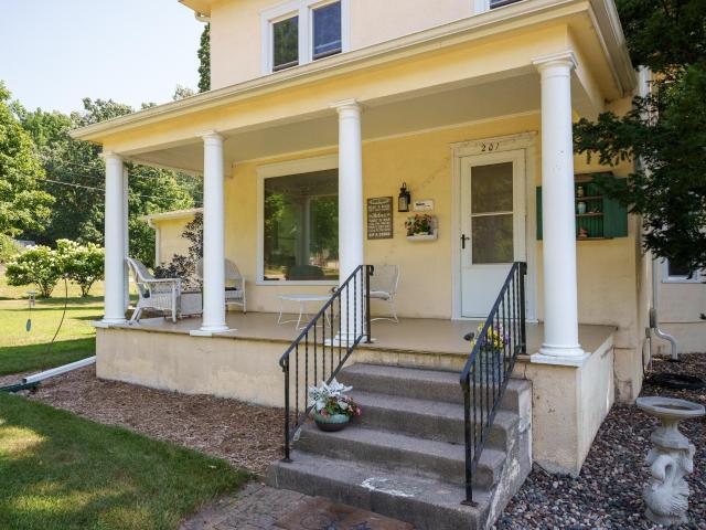201 W Colvill Street