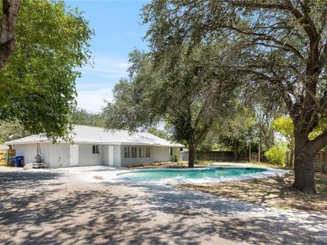 201 W Iris Avenue