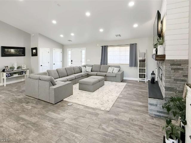 201 W Lupin Street