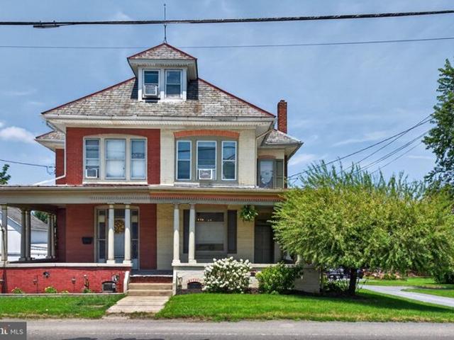 201 W Main St, Leola, PA 17540