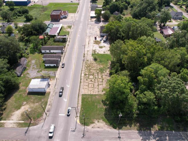 201 W Main St