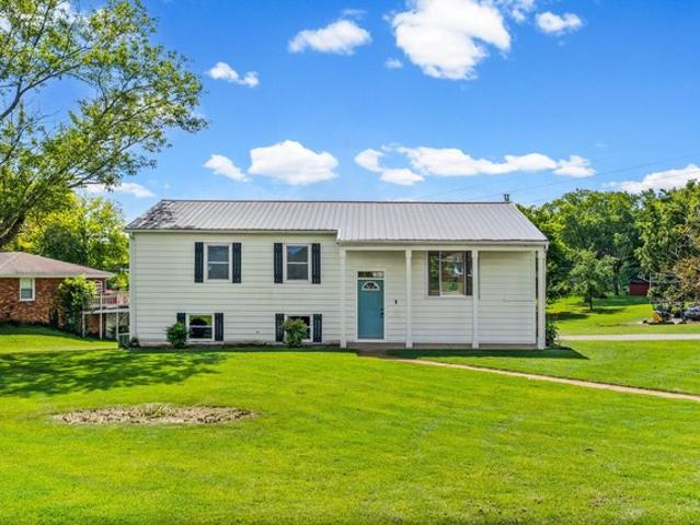 201 W Meadow Dr, Clarksville, TN 37043