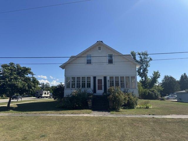 201 W Sinclair St, Mackinaw City, MI 49701