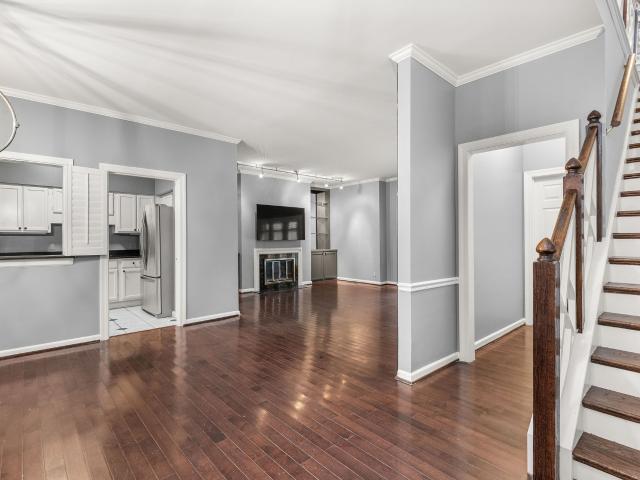 201 Westchase Dr