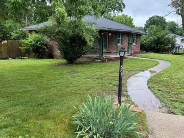 201 Wilson Downing Rd, Lexington, KY 40517