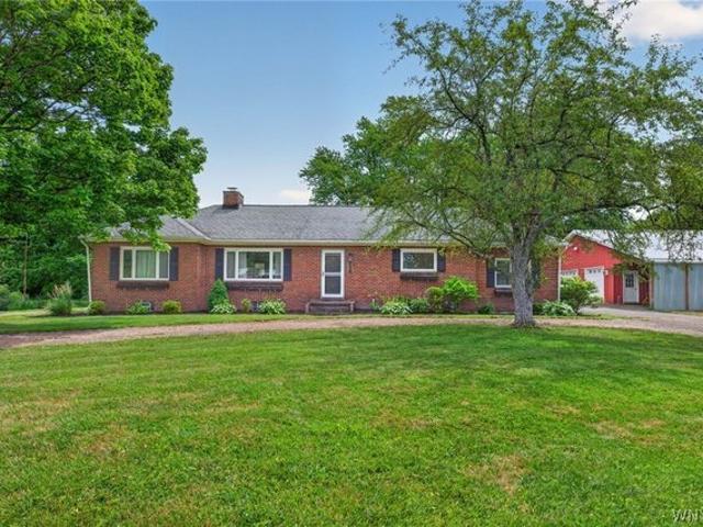 201 Town Line Rd, Lancaster, NY 14086