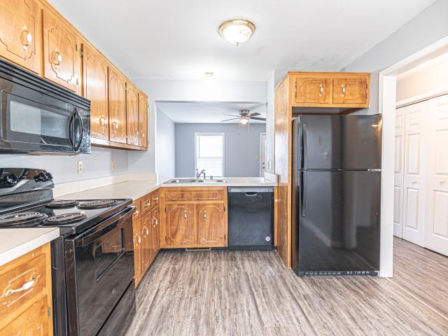 201 Tree Line Dr # 203