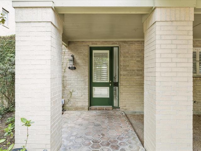 201 Vanderpool Ln, Unit 105, Houston, TX 77024 | Compass
