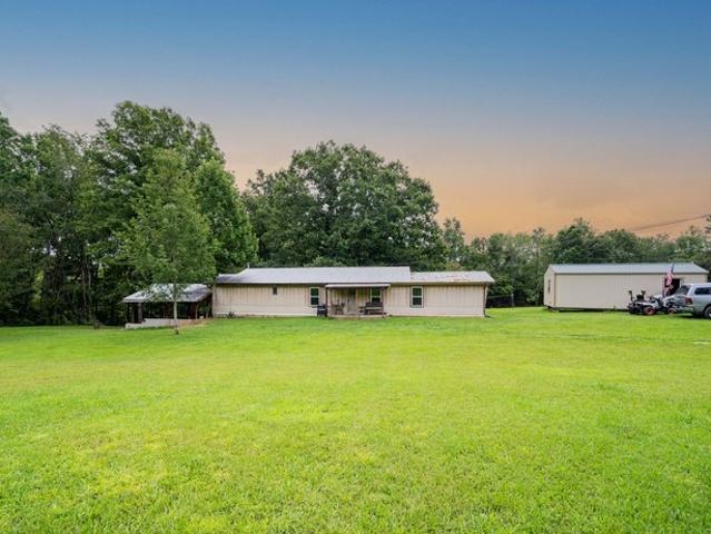 201 Victor Cabbage Rd, Hohenwald, TN 38462